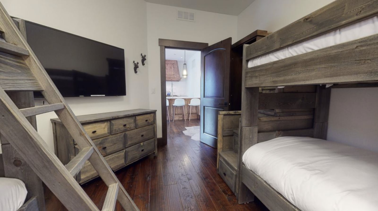 Vail CO | The Landmark | 3 Bedroom 513
