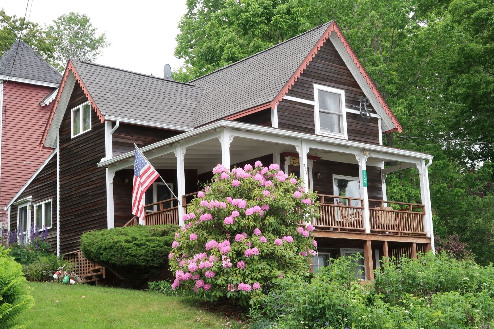 Harmony Cottage - On the Water in Maine Vacation Property