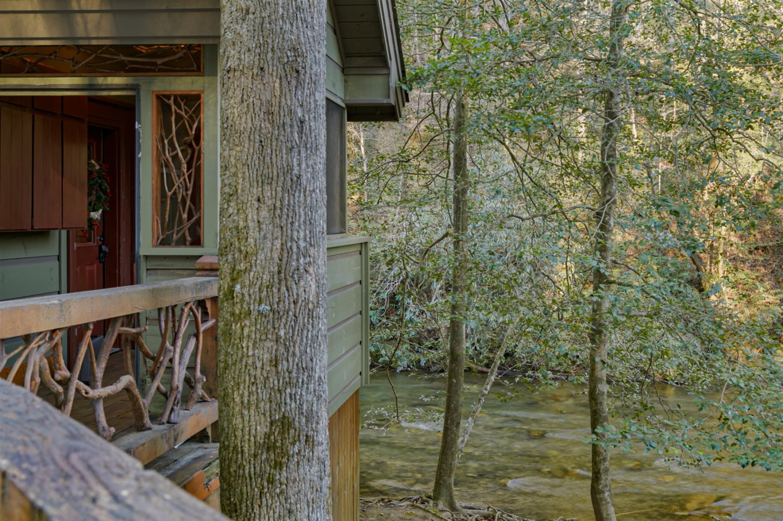 A River Runs Thru It | Riverfront Vacation Rentals | Cabin Rentals of Helen