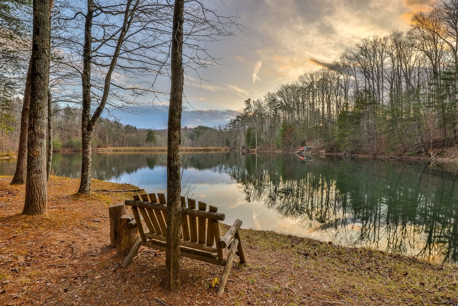 Blue Sky Cabin Rentals: Lazy Lake