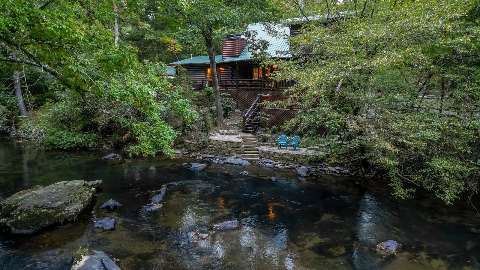 Blue Sky Cabin Rentals: River Run