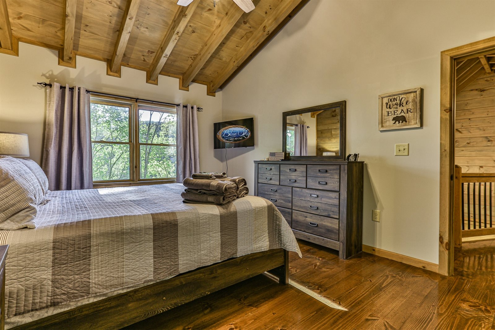 Blue Sky Cabin Rentals: Reel'em Inn