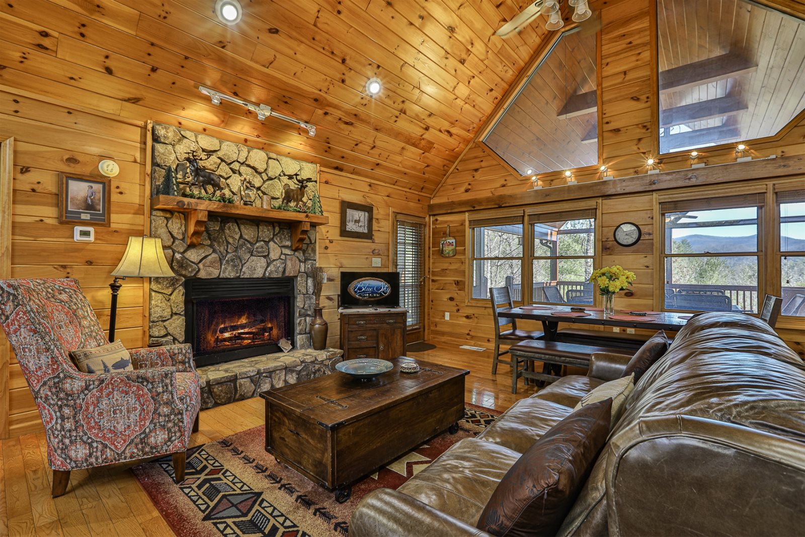 Blue Sky Cabin Rentals: Bella Vista
