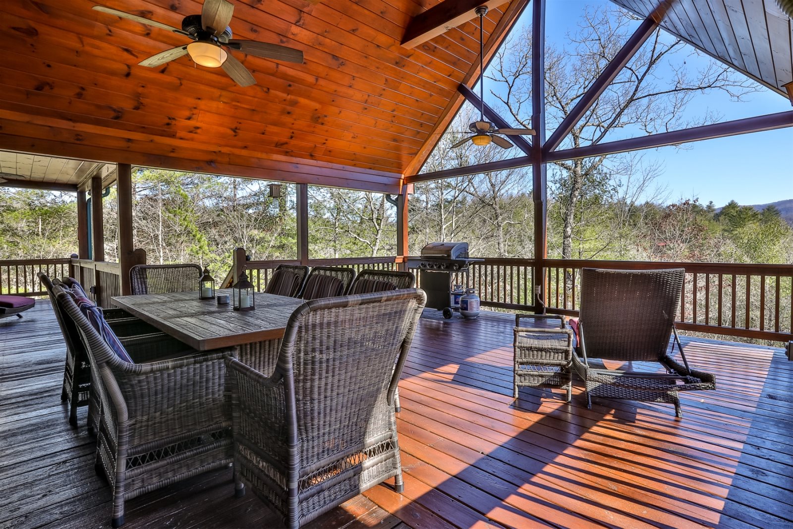 Blue Sky Cabin Rentals: Bella Vista
