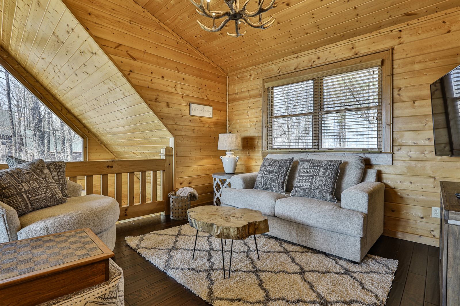 Blue Sky Cabin Rentals: A Golden Retreat