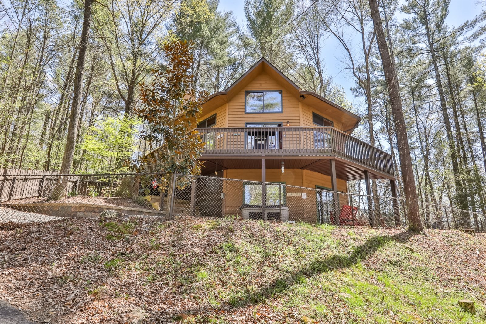 Blue Sky Cabin Rentals: Tucked Away