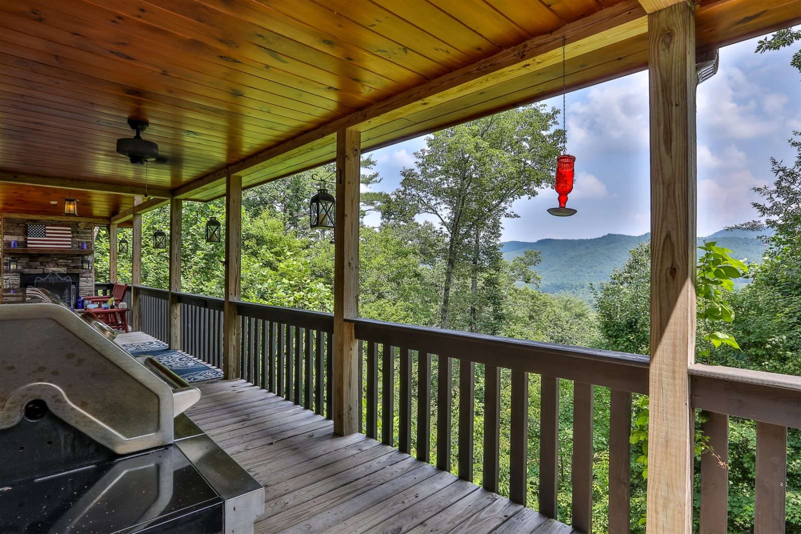 Blue Sky Cabin Rentals: High Country Hideaway