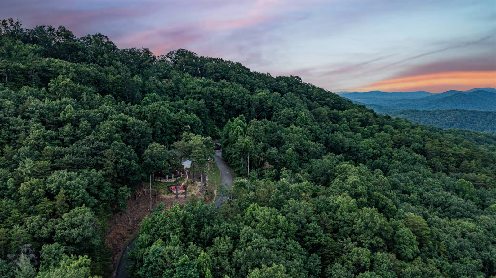 Blue Sky Cabin Rentals: Blue Ridge Bliss