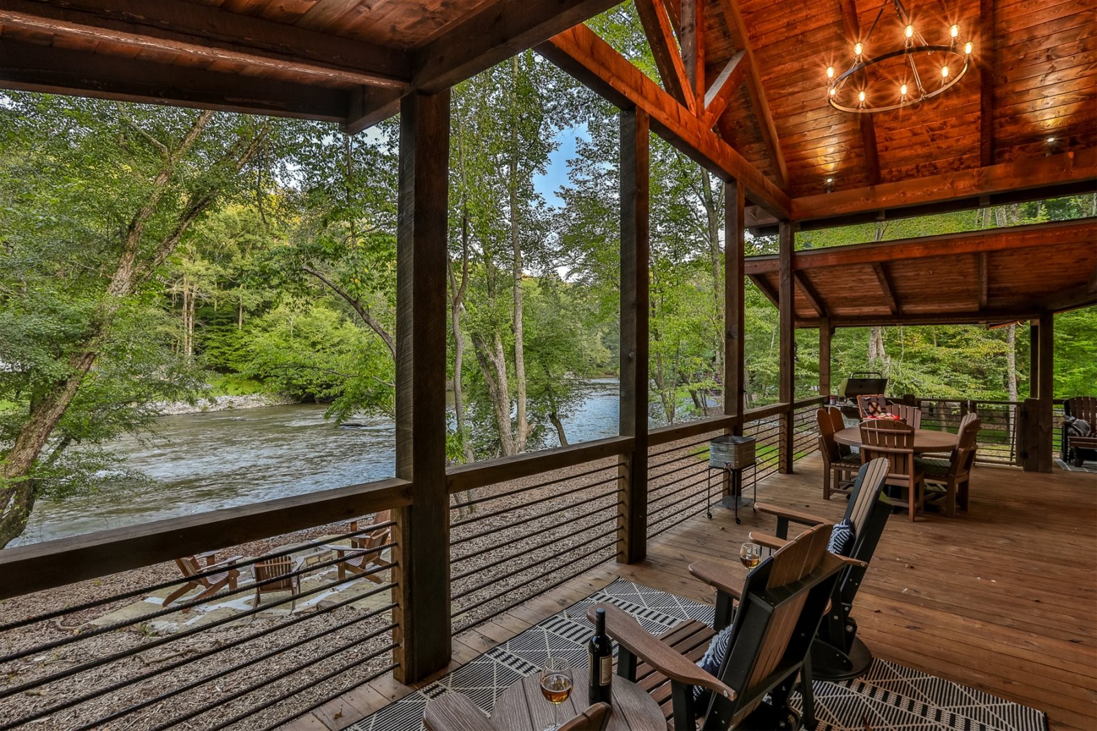 Blue Sky Cabin Rentals: Riverscape