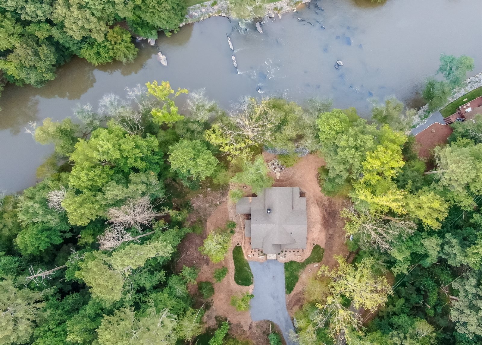 Blue Sky Cabin Rentals: Riverscape