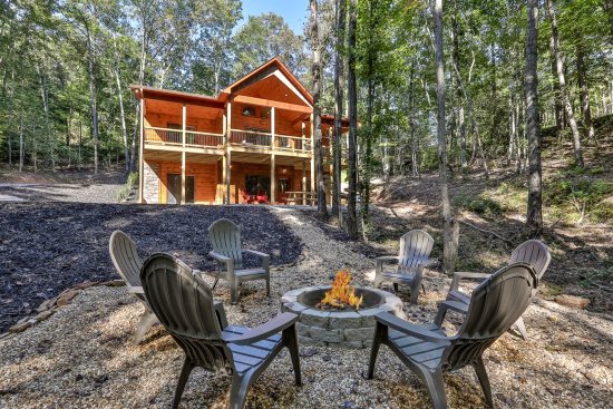 Blue Sky Cabin Rentals: Mountain Breeze