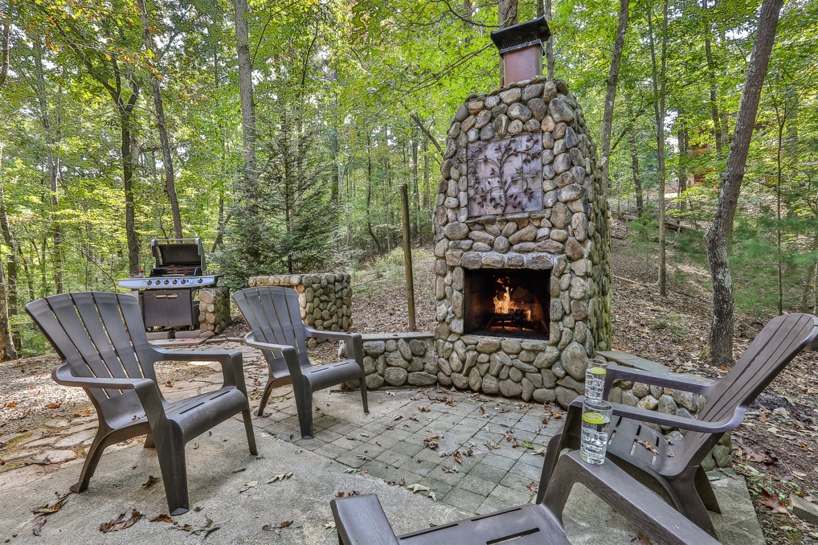 Blue Sky Cabin Rentals: Sticks N Stones Retreat