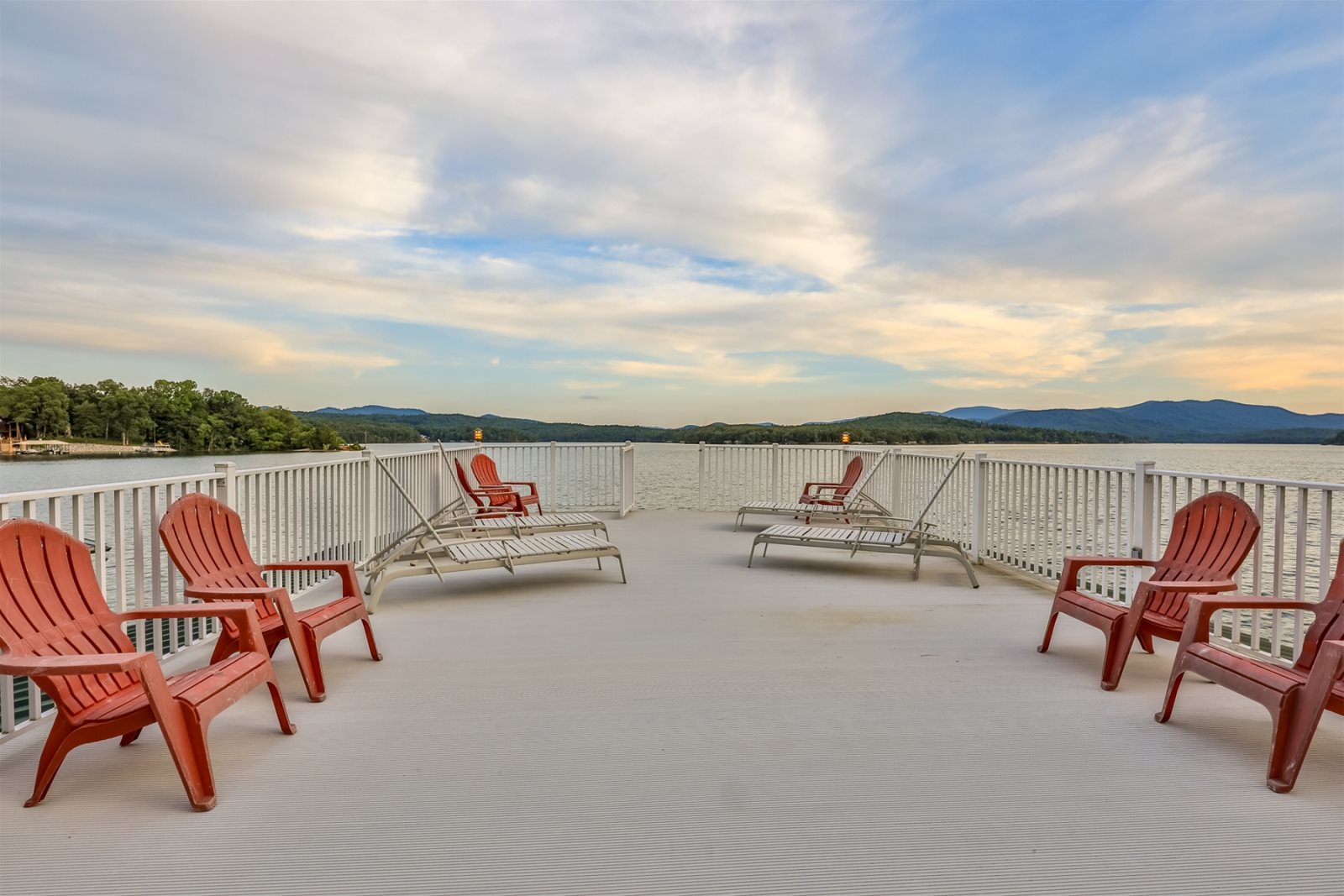 Blue Sky Cabin Rentals: A Lake Blue Ridge Cottage