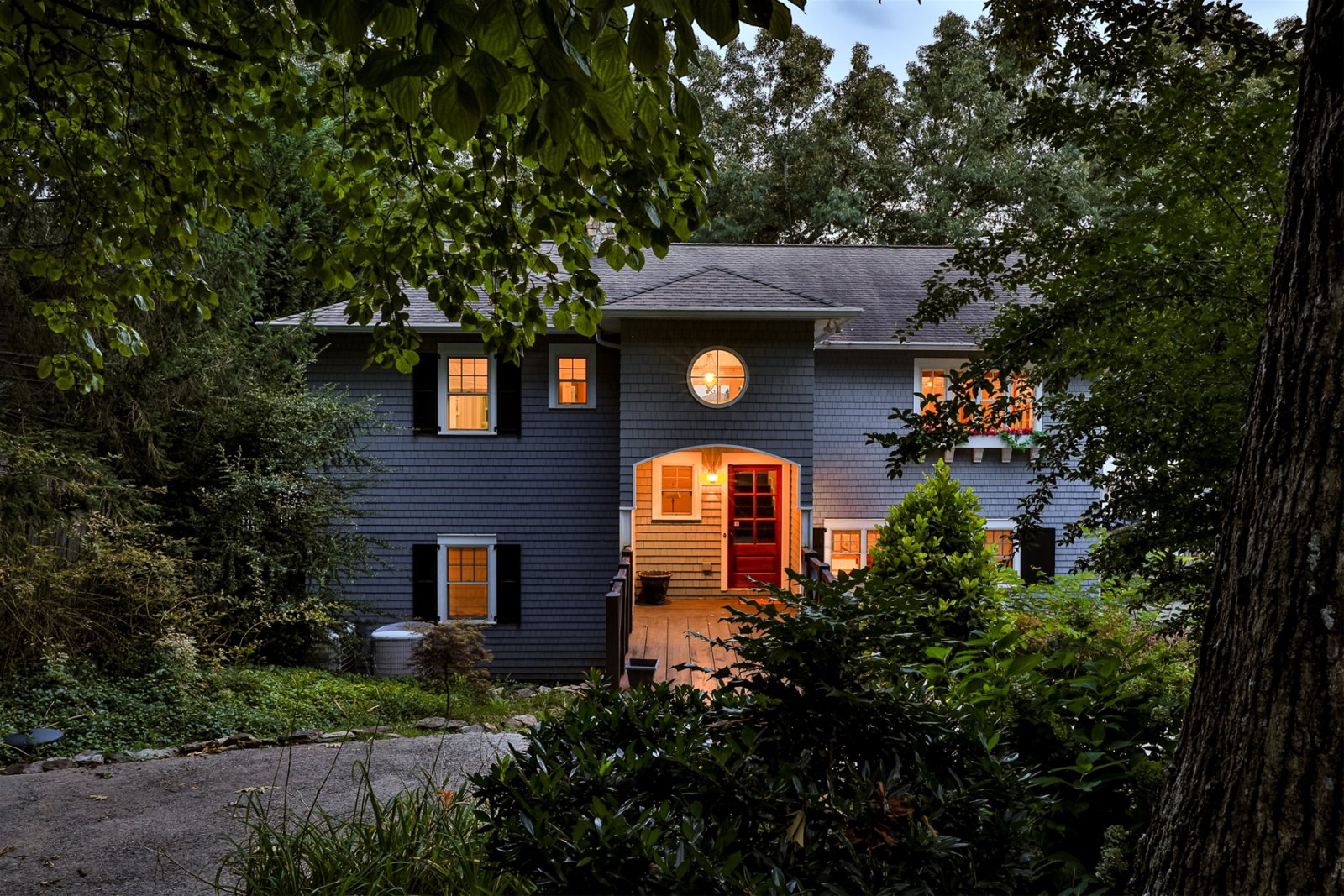 Blue Sky Cabin Rentals: A Lake Blue Ridge Cottage