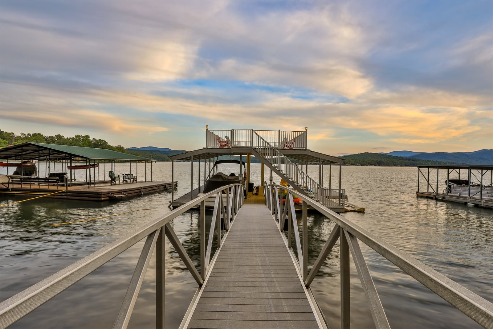 Blue Sky Cabin Rentals: A Lake Blue Ridge Cottage
