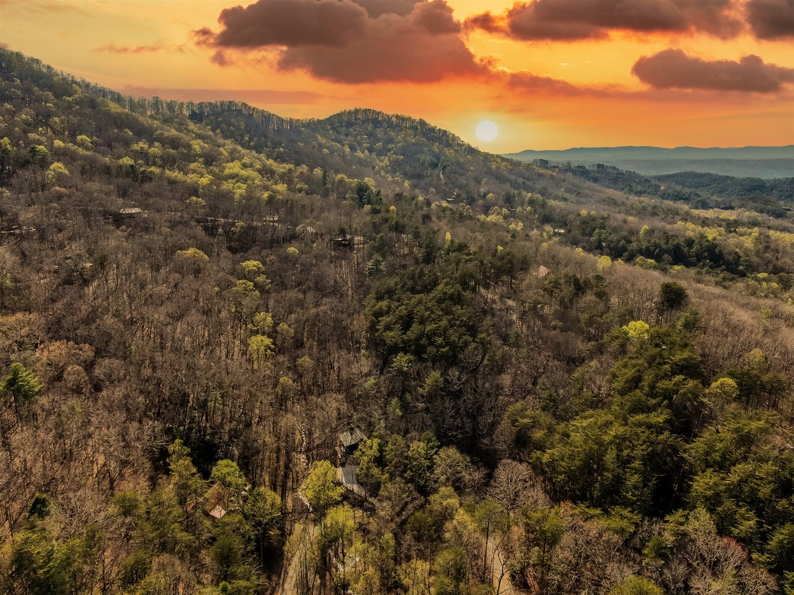 Blue Sky Cabin Rentals: Rolling Ridge