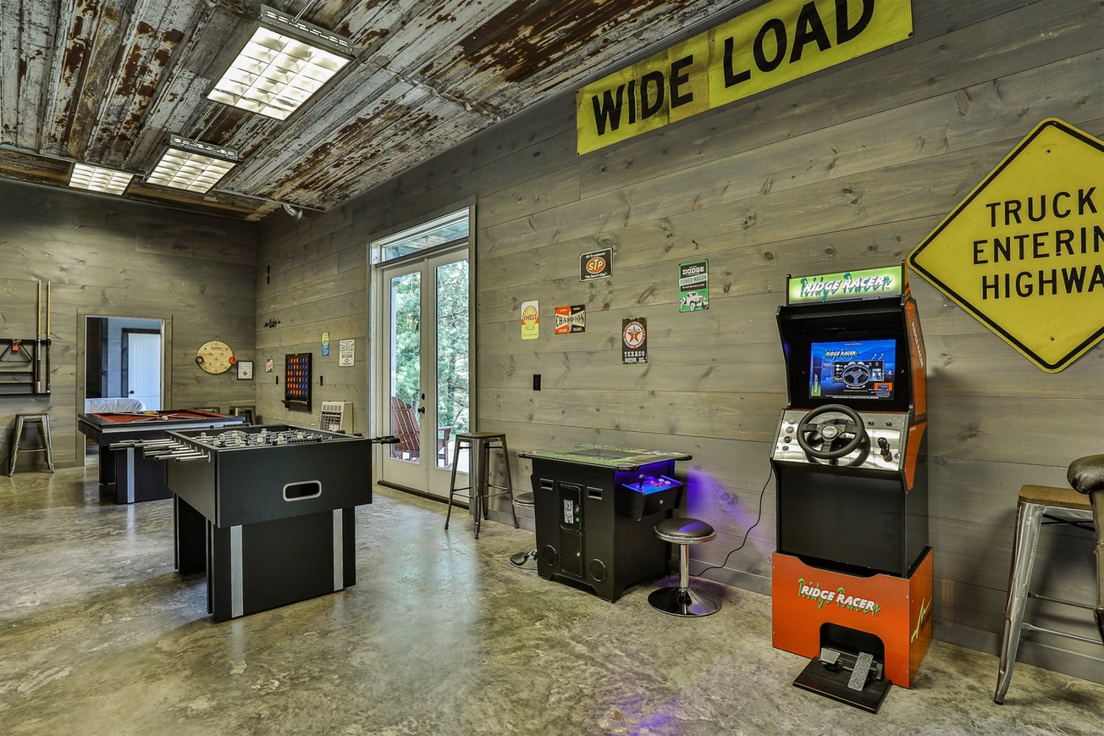 Blue Sky Cabin Rentals: Live Love Lake