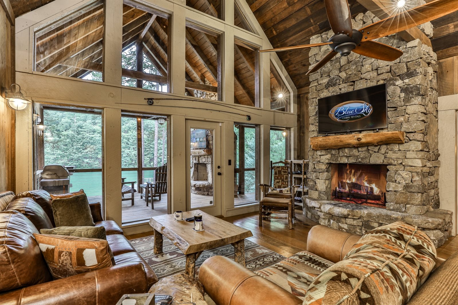 Gorgeous lake front cabin in Blue Ridge, Georgia with a hot tub, fire ...