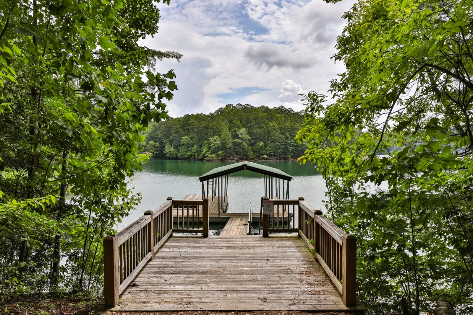 Blue Sky Cabin Rentals- Byrdhouse On Lake Blue Ridge
