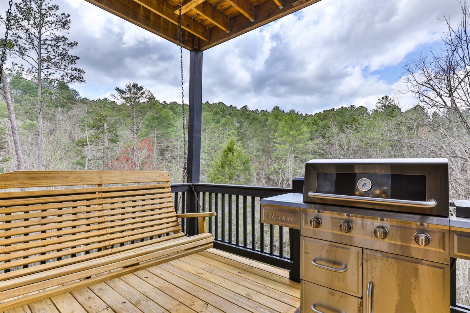 North GA Cabin Rentals - Strings & Streams