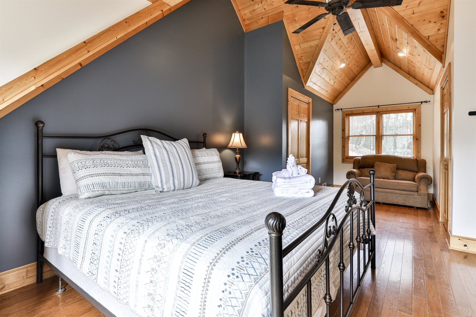 North GA Cabin Rentals - Strings & Streams