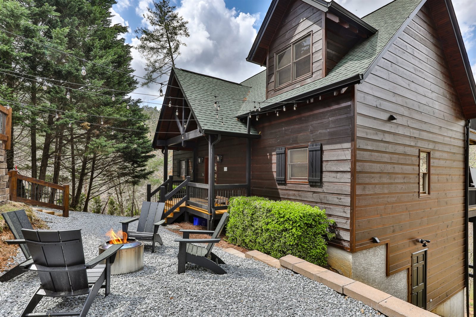 North GA Cabin Rentals - Strings & Streams