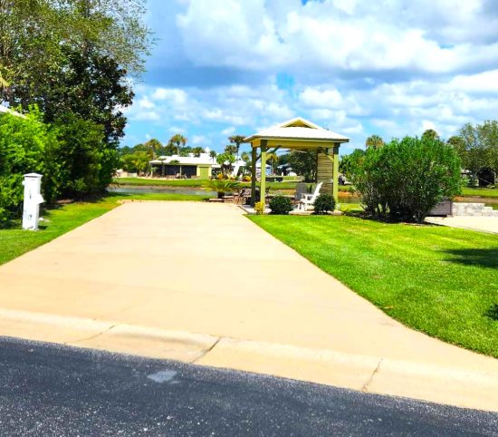 North-facing Premium Lakefront Lot with Pavilion (127-761)
