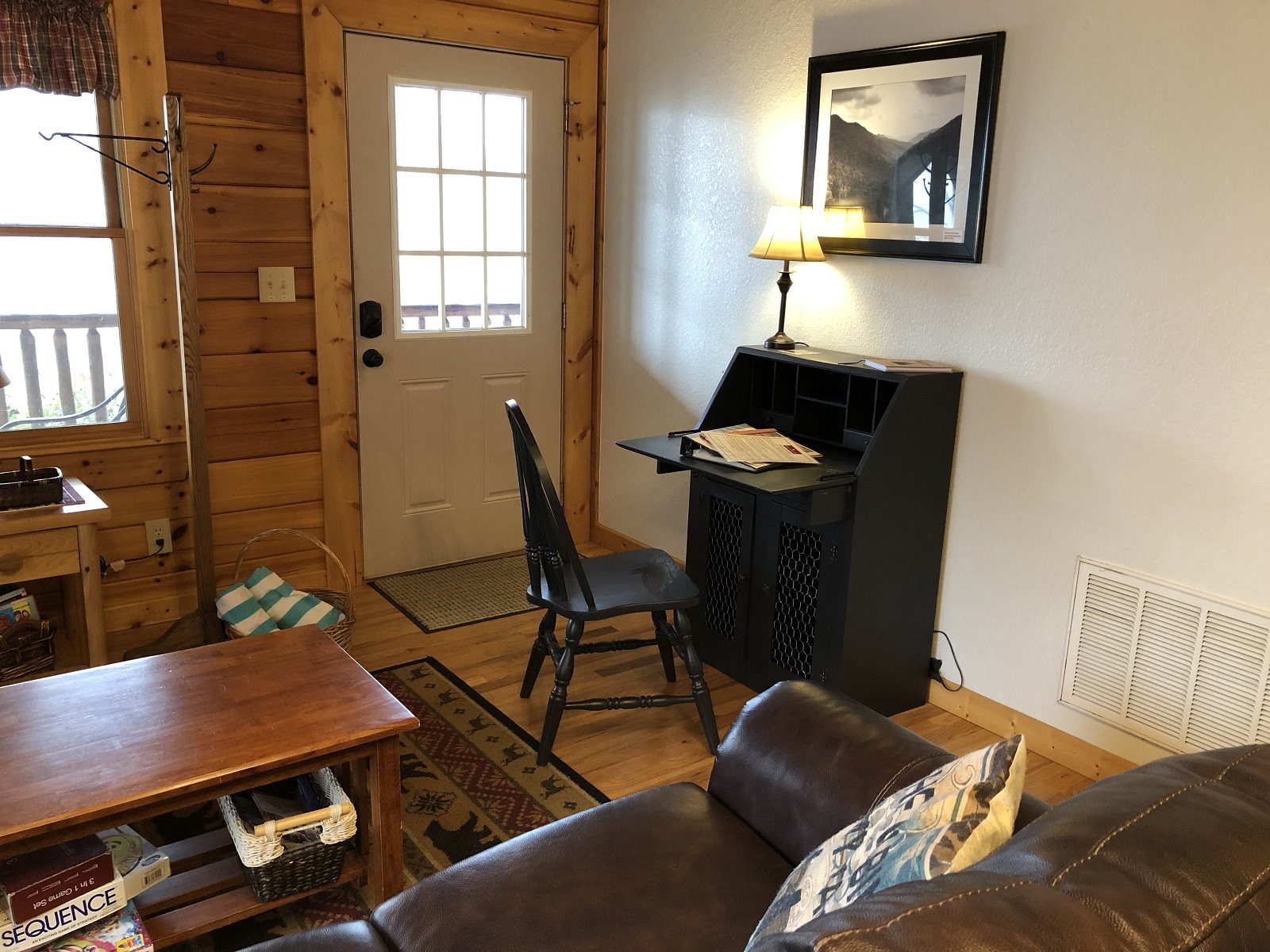 Two Bedroom Log Cabin near Cherokee