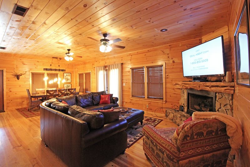 Luxury Log Cabin Lodge with Beautiful Views and Game Room near Bryson ...