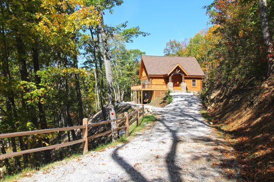 Secluded, Luxury Log Cabin Rental with Long-Range Views of Smoky Mountains