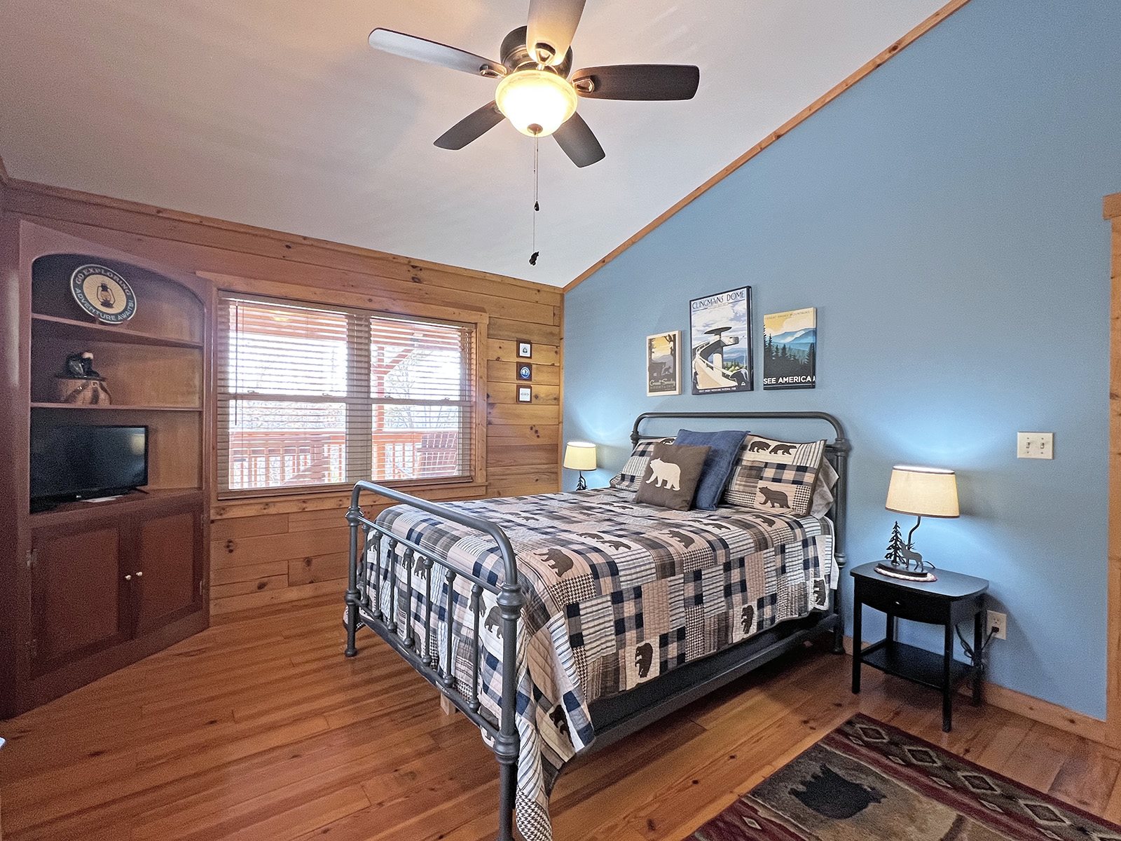 Two Bedroom log cabin rental in Smoky Mountains with Hot Tub by Great ...