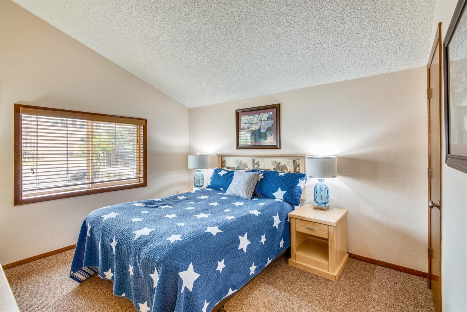 Lighthouse | 4 Bedroom Cannon Beach Vacation Home