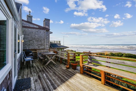 Beachfront Oregon Coast Vacation Home | Daydreamer