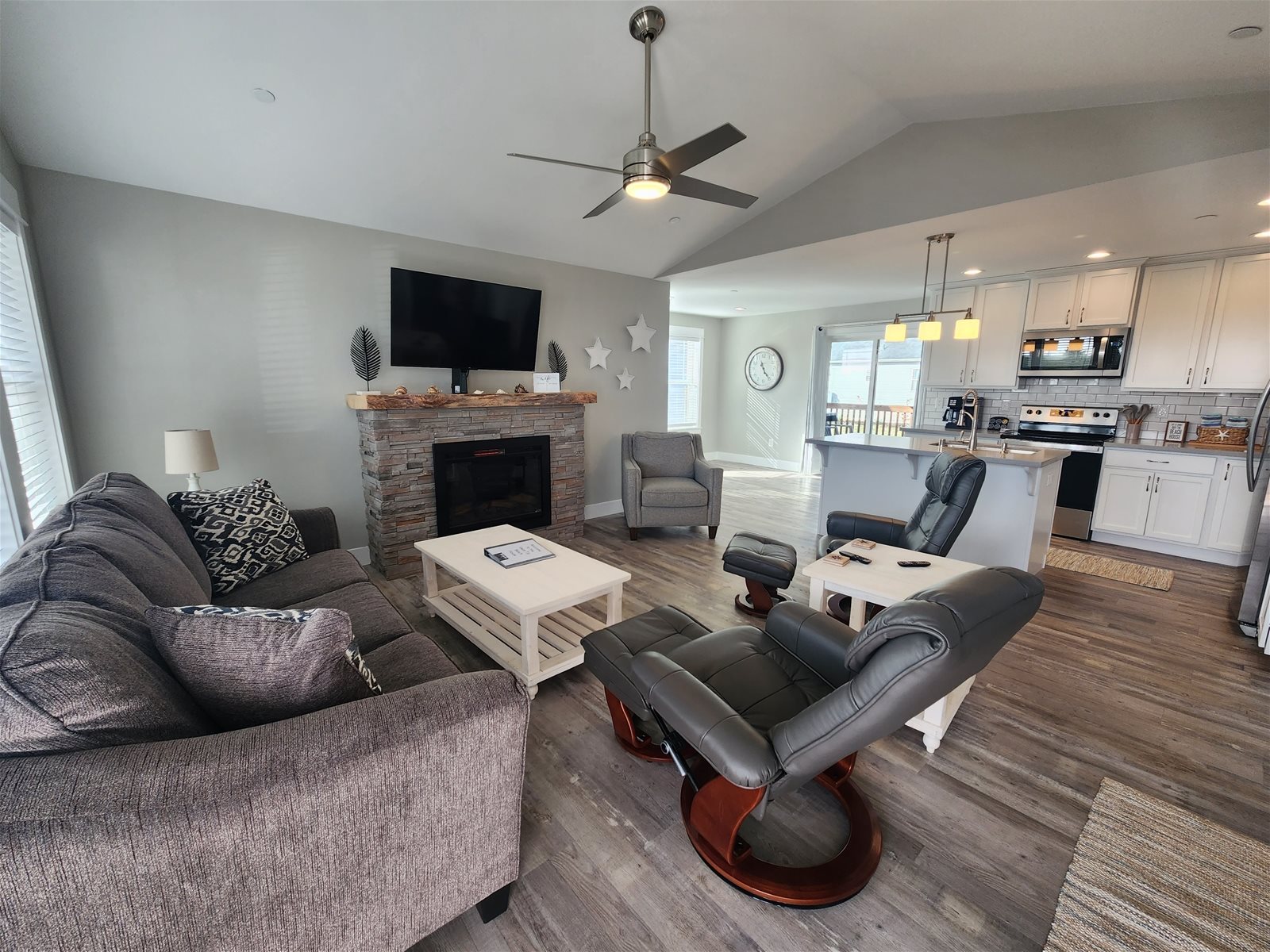Beach house , game room ,pet friendly , beach, BBQ