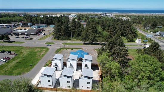 Modern Coastal Getaways # 1 ~ Brand New in Downtown Ocean Shores~