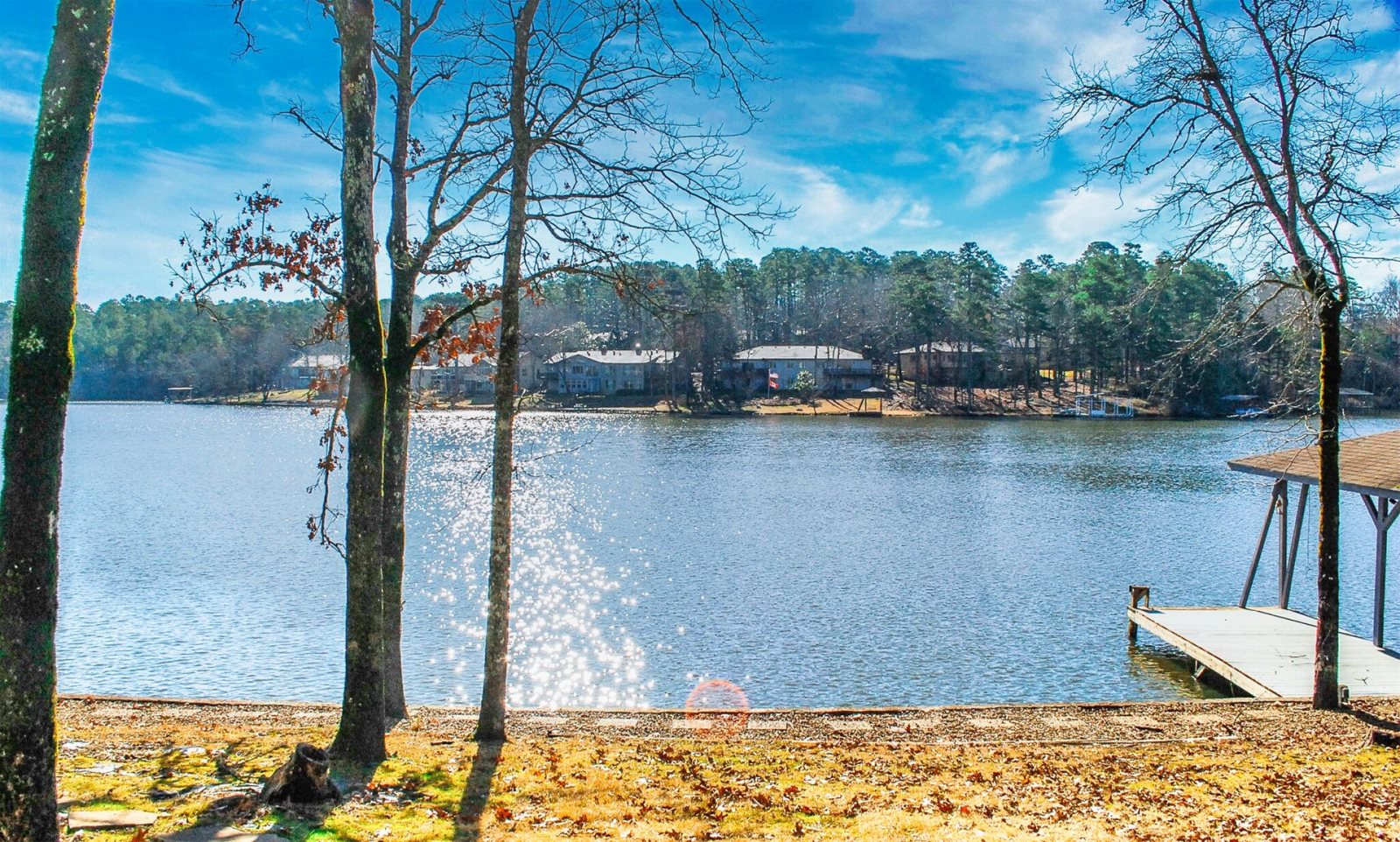 A spacious home on Lake Pineda. The entry level has a modern kitchen ...