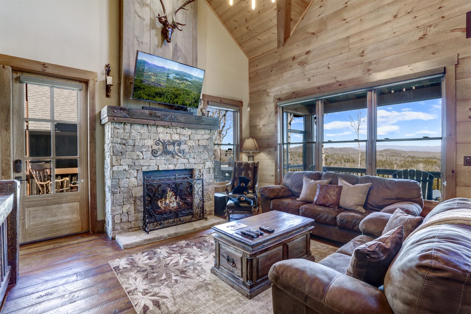 A RUSTIC ELEGANCE, Luxury Cabin Rental | Above The Rest