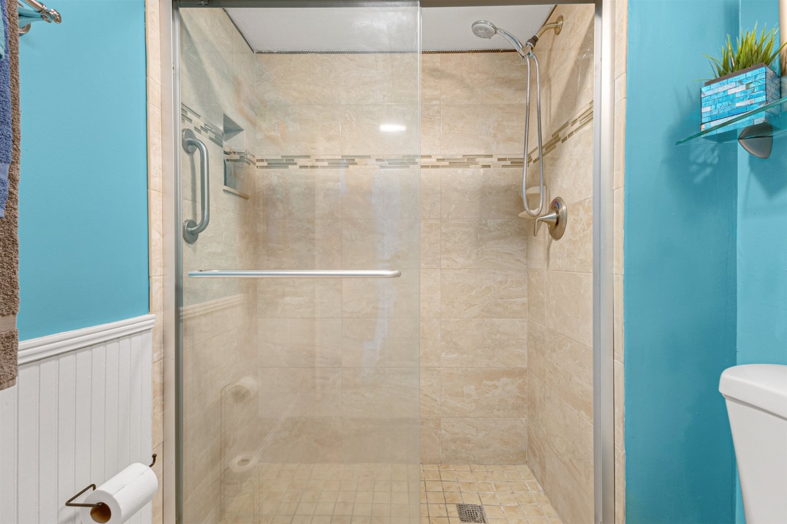 Nautical Paradise: 2B/2B Direct Ocean View 4th Floor Condo